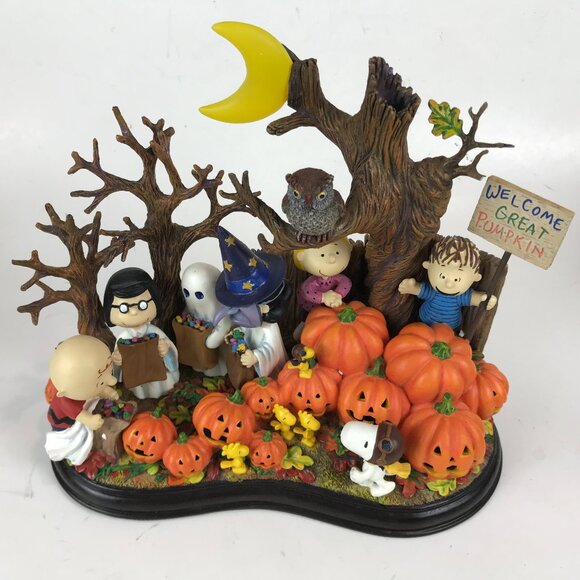 Holiday | Charlie Brown Welcome Great Pumpkin Scene Lights Up | Poshmark